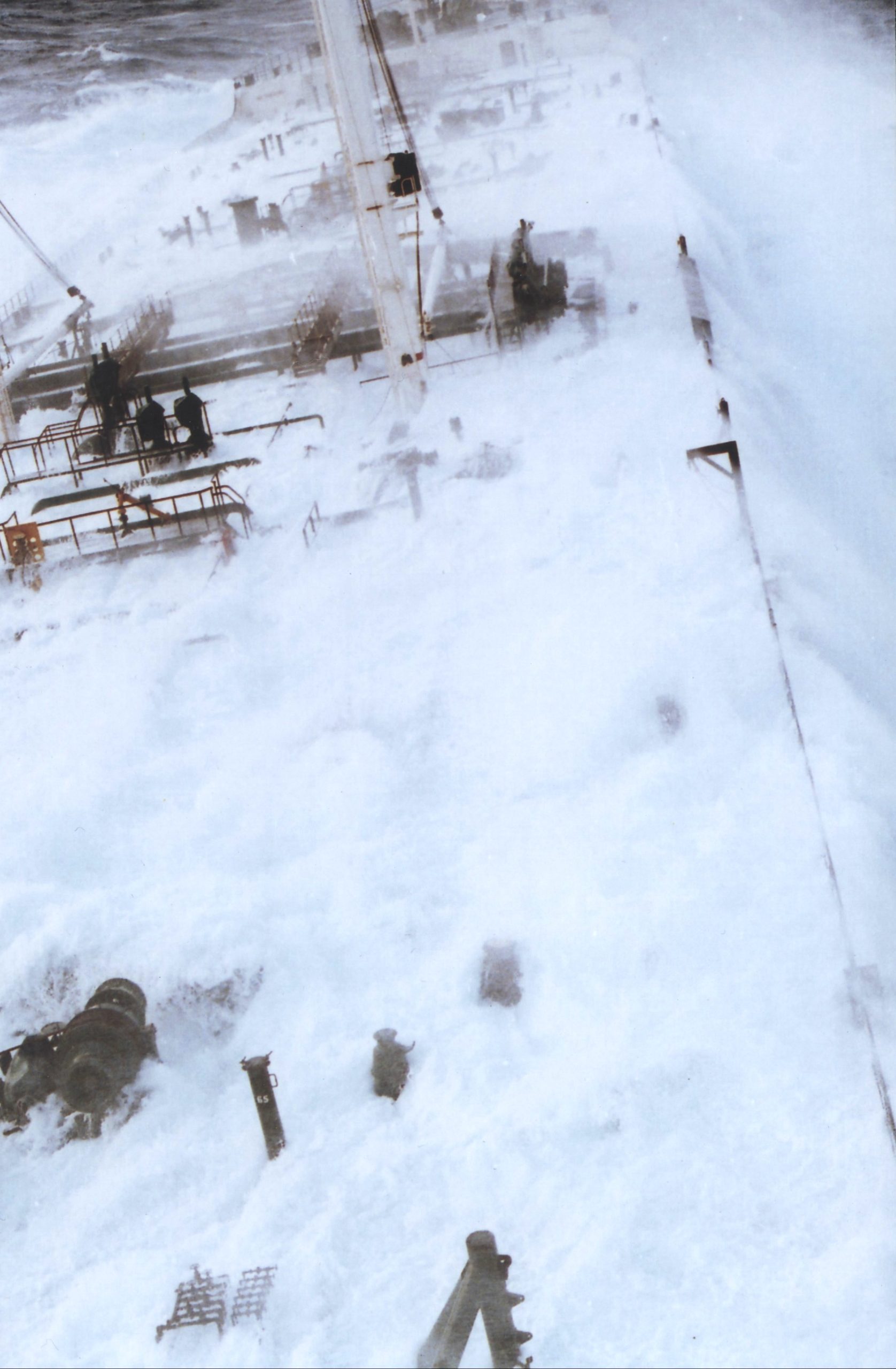 What is a rogue wave? The science behind ship-sinking monster waves