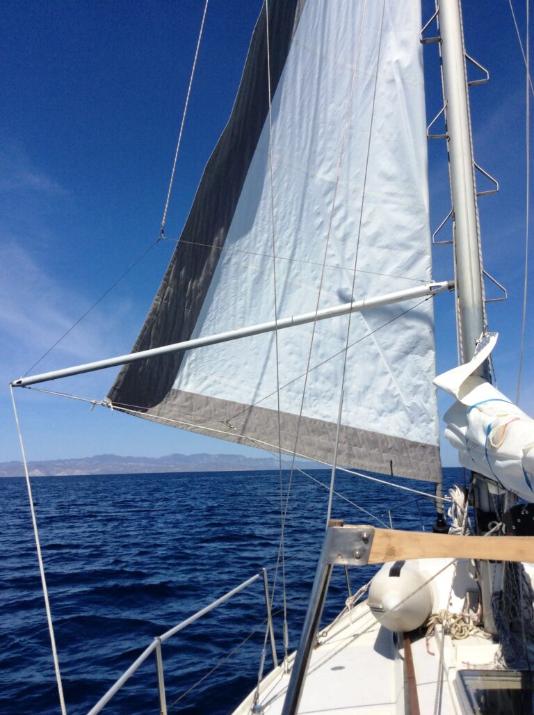 Downwind sailing: 3 strategies for sailing downwind in comfort and ...